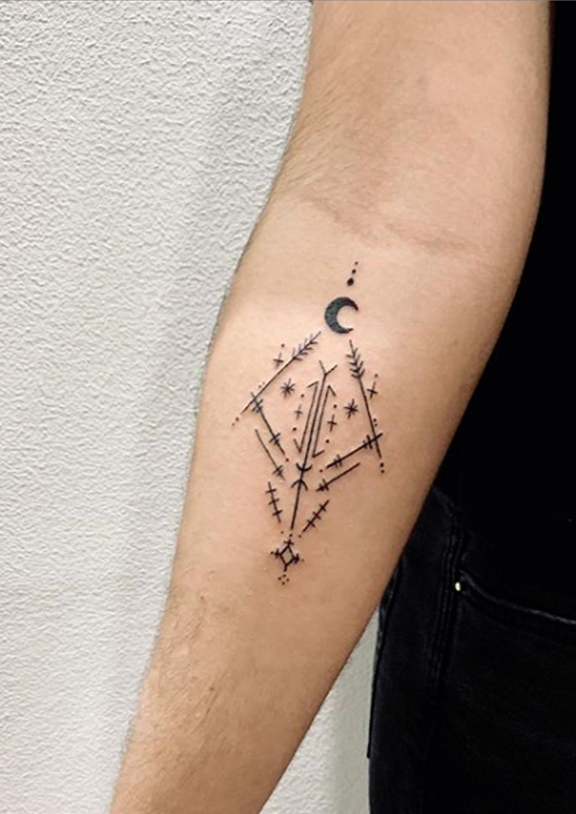 Tatouage Berbère par Cavezza Tarawa Cap d’Agde – Tarawa Studio Tattoo ...