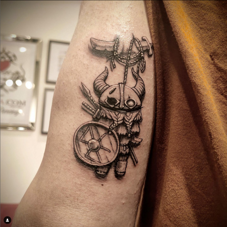 Album Tarawa Roanne – Tarawa Studio Tattoo Piercing